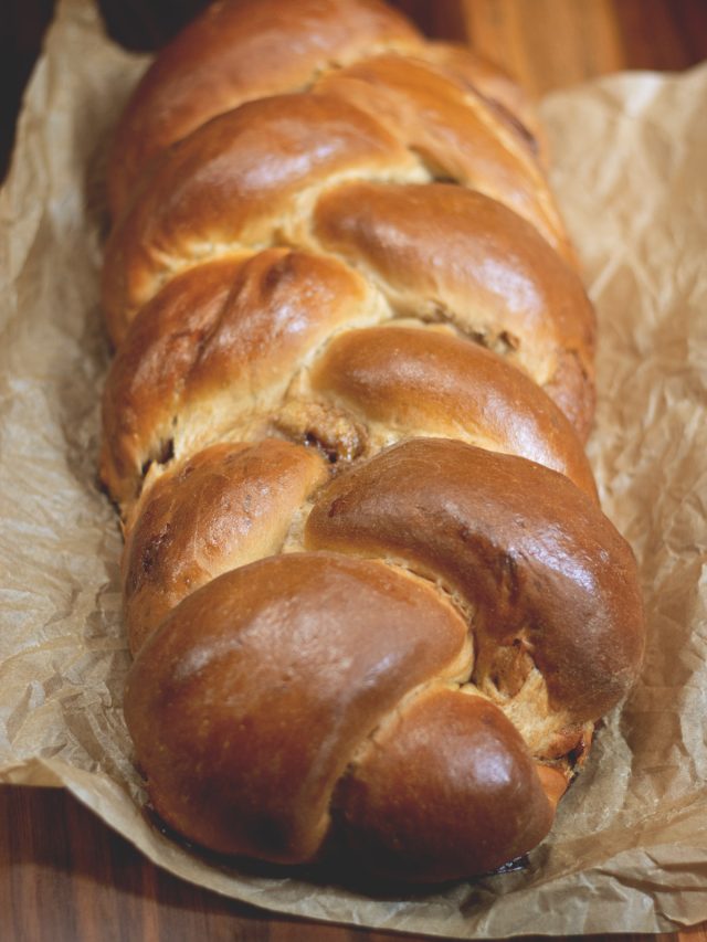 Cinnamon Roll Challah (with Recipe Video) | Cosmopolitan Cornbread
