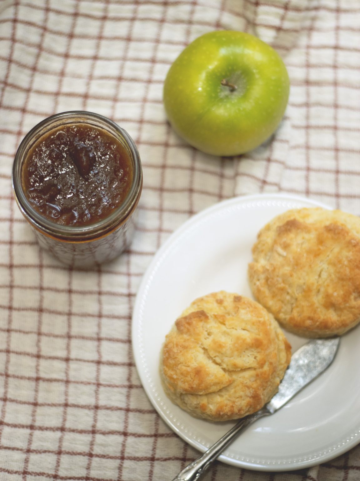 Caramel Apple Butter - Home Canning | Cosmopolitan Cornbread