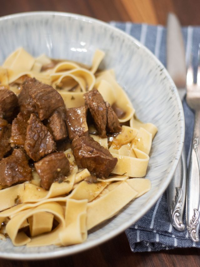 Simple and Delicious Beef Tips | Cosmopolitan Cornbread