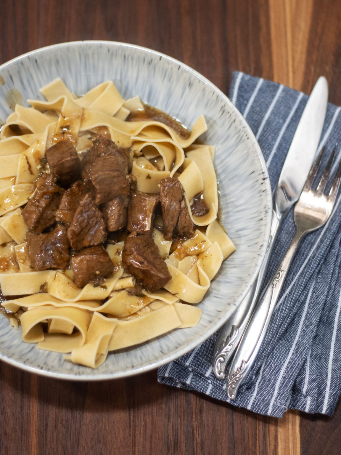 Simple and Delicious Beef Tips | Cosmopolitan Cornbread